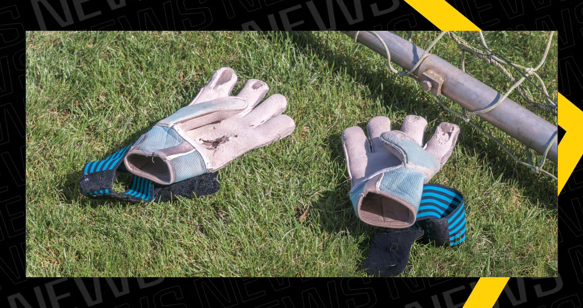 Bare Hands and Brave Hearts: The Full History of Goalkeepers Without ...